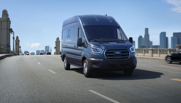 Safe Driving Tips That Fleets Need to Know | Ford Pro™