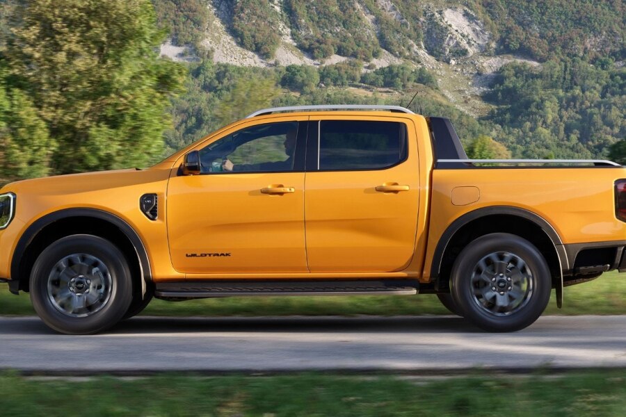 Ford Ranger Fleet Pick-Up Truck Lineup | Ford Pro™ UK