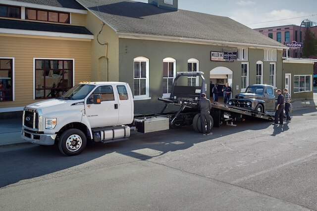 2025 Ford F-650 & F-750 Commercial Trucks - Photo Gallery | Ford Pro™
