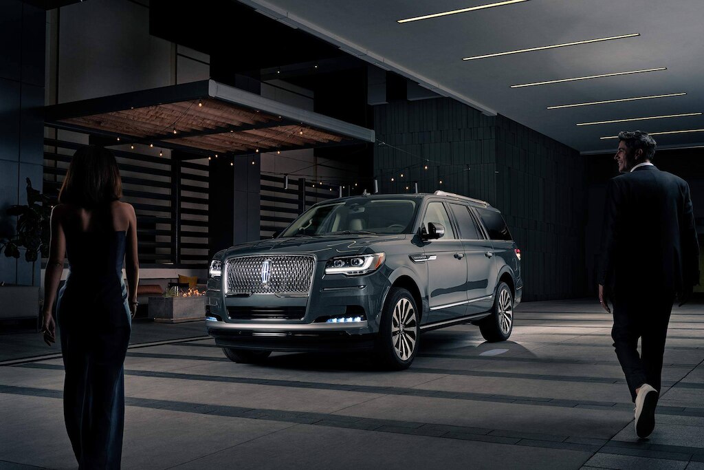 2024 Lincoln Navigator Premiere Fleet SUV | Ford Pro™
