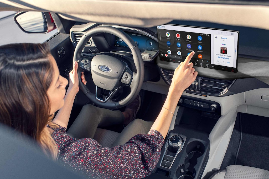 2025 Ford Escape Platinum Fleet SUV | Ford Pro™