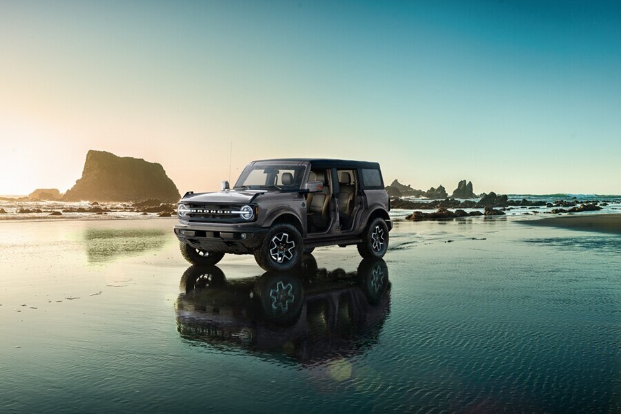 2024 Ford Bronco Fleet SUV - Photo Gallery | Ford Pro™