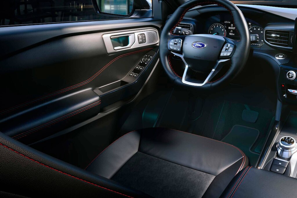 2025 Ford Explorer ST-Line Fleet SUV | Ford Pro™