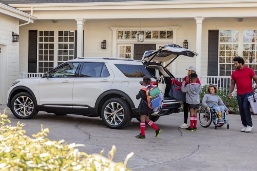 2025 Ford Explorer Fleet SUV - Photo Gallery | Ford Pro™